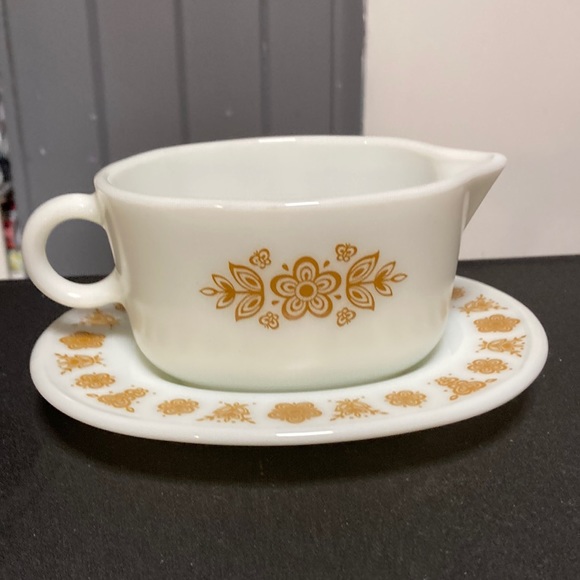 Pyrex | Dining | Vintage Butterfly Gold Gravy Boat And Platter | Poshmark